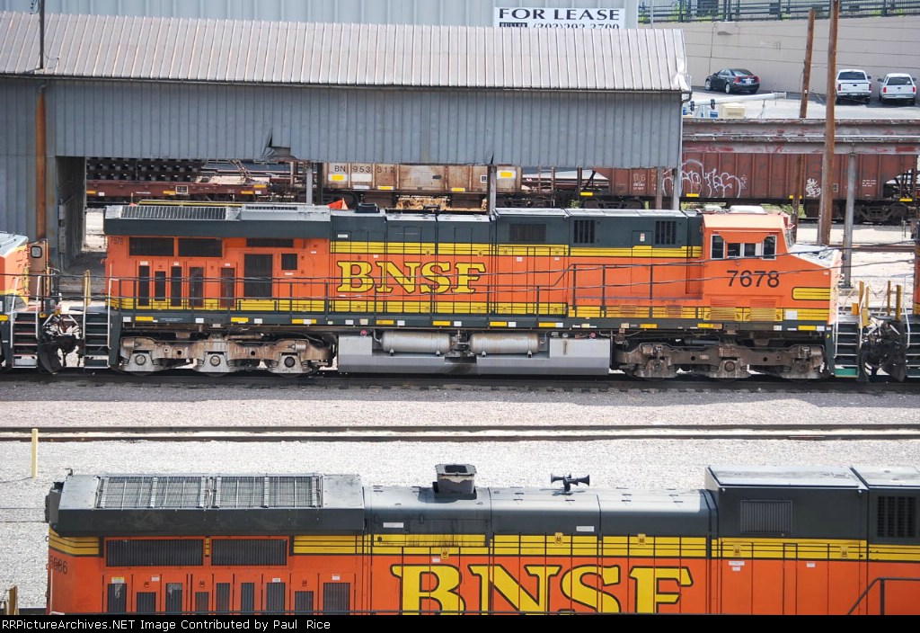 BNSF 7678